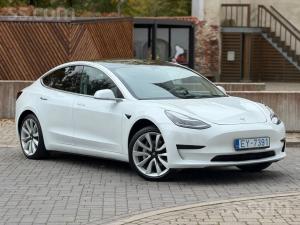 Balts Tesla Model 3 2020 Jelgava, ar dzinēja tilpumu 0.00 L un nobraukumu 124 tūkst. km par 19500 €, foto  vietnē AUTOMOTO.COM.LV