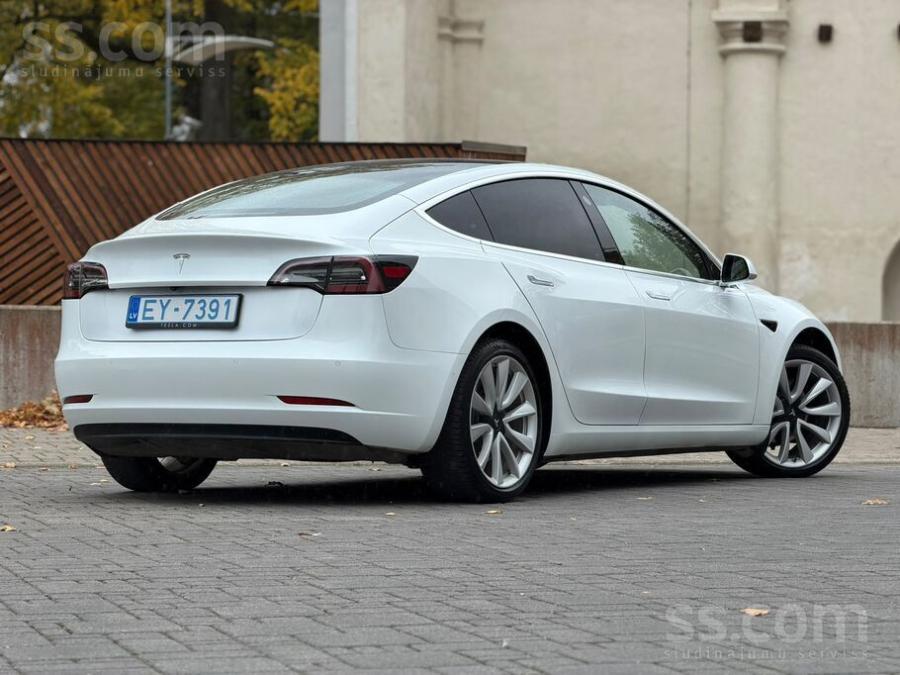 Balts Tesla Model 3 2020 Jelgava, ar dzinēja tilpumu 0.00 L un nobraukumu 124 tūkst. km par 19500 €, foto 8 vietnē AUTOMOTO.COM.LV