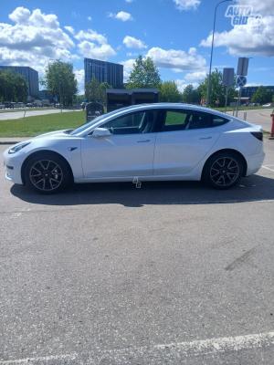 Balts Tesla Model 3 2020 Viļņa, ar dzinēja tilpumu 0.00 L un nobraukumu 239 tūkst. km par 17600 €, foto 5 vietnē AUTOMOTO.COM.LV