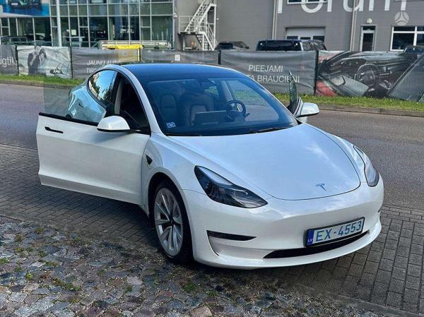 Белый Тесла Модель 3 2021 в Рига, объемом двигателя 0.00 л и пробегом 100 тыс. км за 28500 €, фото 11 на AUTOMOTO.COM.LV