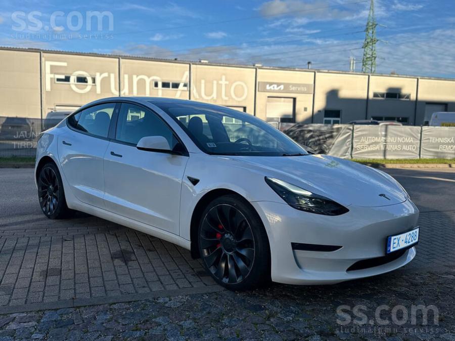 Balts Tesla Model 3 2021 Rīga, ar dzinēja tilpumu 0.00 L un nobraukumu 113 tūkst. km par 27500 €, foto 3 vietnē AUTOMOTO.COM.LV