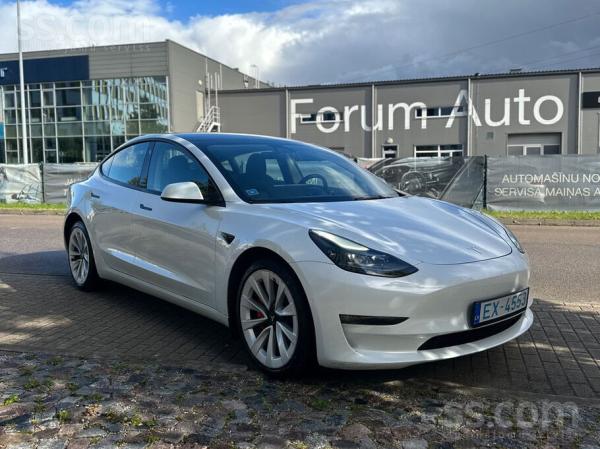 Balts Tesla Model 3 2021 Rīga, ar dzinēja tilpumu 0.00 L un nobraukumu 103 tūkst. km par 27750 €, foto 3 vietnē AUTOMOTO.COM.LV
