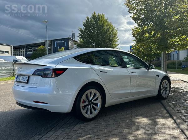 Balts Tesla Model 3 2021 Rīga, ar dzinēja tilpumu 0.00 L un nobraukumu 103 tūkst. km par 27750 €, foto 5 vietnē AUTOMOTO.COM.LV