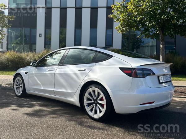 Balts Tesla Model 3 2021 Rīga, ar dzinēja tilpumu 0.00 L un nobraukumu 103 tūkst. km par 27750 €, foto 7 vietnē AUTOMOTO.COM.LV