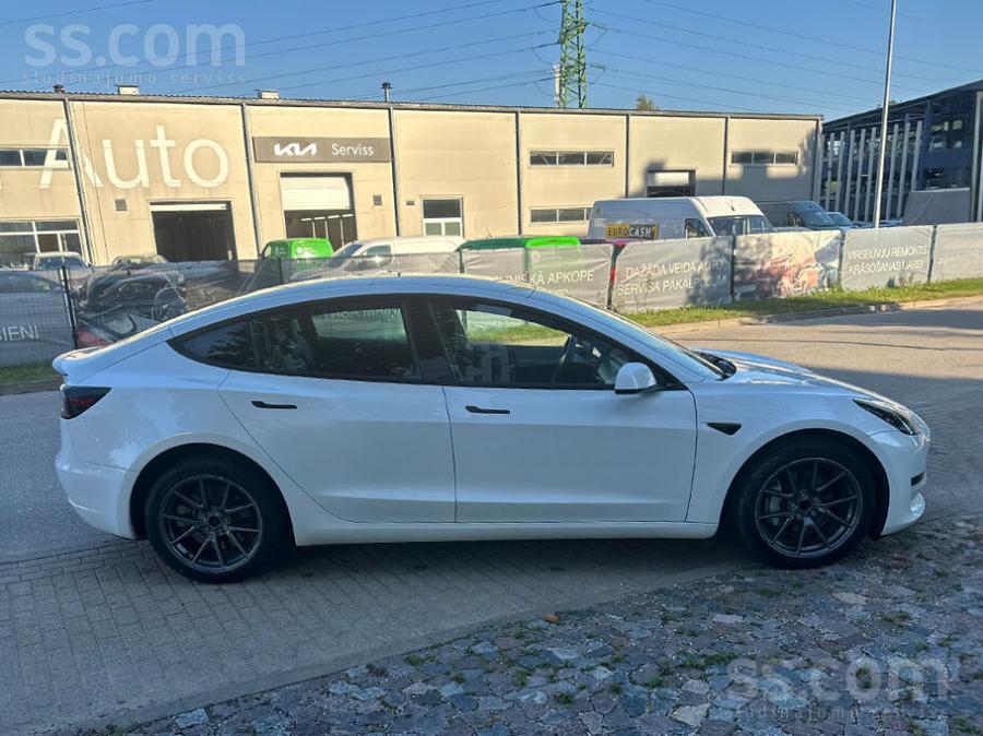 Balts Tesla Model 3 2021 Rīga, ar dzinēja tilpumu 0.00 L un nobraukumu 110 tūkst. km par 22000 €, foto 4 vietnē AUTOMOTO.COM.LV