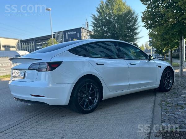 Balts Tesla Model 3 2021 Rīga, ar dzinēja tilpumu 0.00 L un nobraukumu 110 tūkst. km par 22000 €, foto 5 vietnē AUTOMOTO.COM.LV