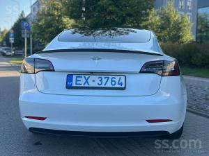Balts Tesla Model 3 2021 Rīga, ar dzinēja tilpumu 0.00 L un nobraukumu 110 tūkst. km par 22000 €, foto 6 vietnē AUTOMOTO.COM.LV