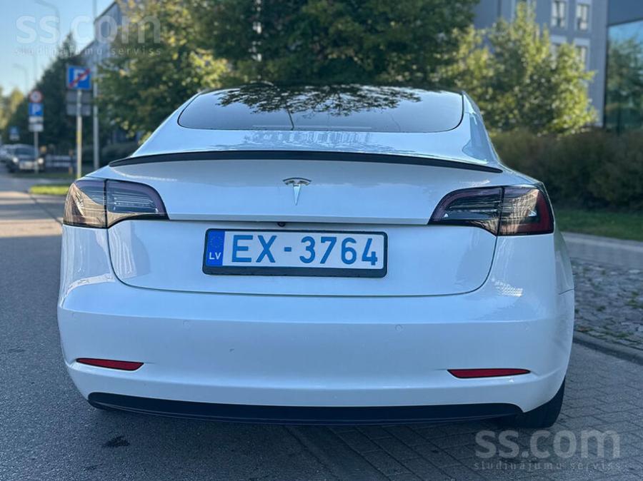 Balts Tesla Model 3 2021 Rīga, ar dzinēja tilpumu 0.00 L un nobraukumu 110 tūkst. km par 22000 €, foto 6 vietnē AUTOMOTO.COM.LV