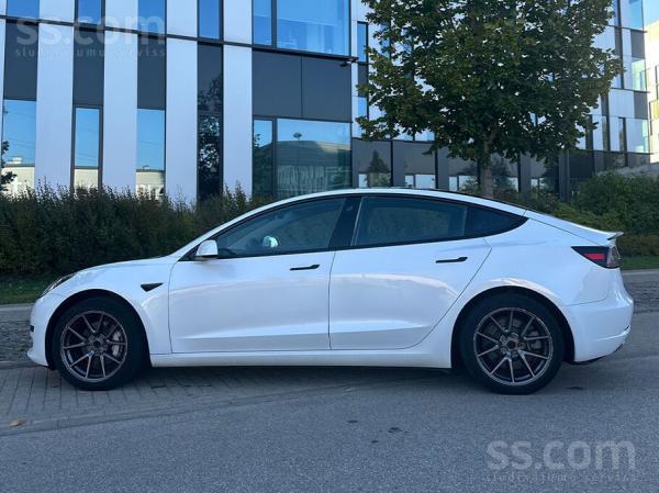 Balts Tesla Model 3 2021 Rīga, ar dzinēja tilpumu 0.00 L un nobraukumu 110 tūkst. km par 22000 €, foto 8 vietnē AUTOMOTO.COM.LV