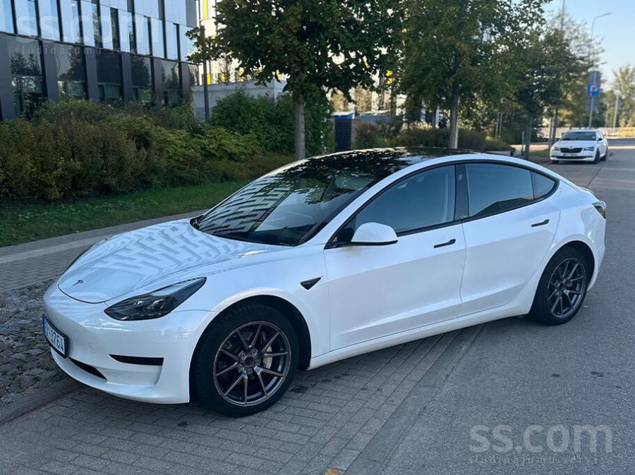 Balts Tesla Model 3 2021 Rīga, ar dzinēja tilpumu 0.00 L un nobraukumu 110 tūkst. km par 22000 €, foto 9 vietnē AUTOMOTO.COM.LV