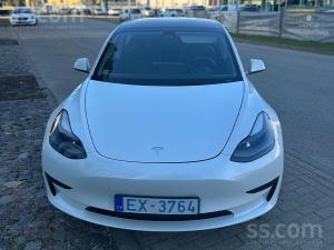 Balts Tesla Model 3 2021 Rīga, ar dzinēja tilpumu 0.00 L un nobraukumu 110 tūkst. km par 22000 €, foto 10 vietnē AUTOMOTO.COM.LV