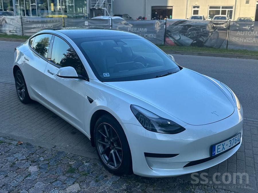 Balts Tesla Model 3 2021 Rīga, ar dzinēja tilpumu 0.00 L un nobraukumu 110 tūkst. km par 22000 €, foto 11 vietnē AUTOMOTO.COM.LV
