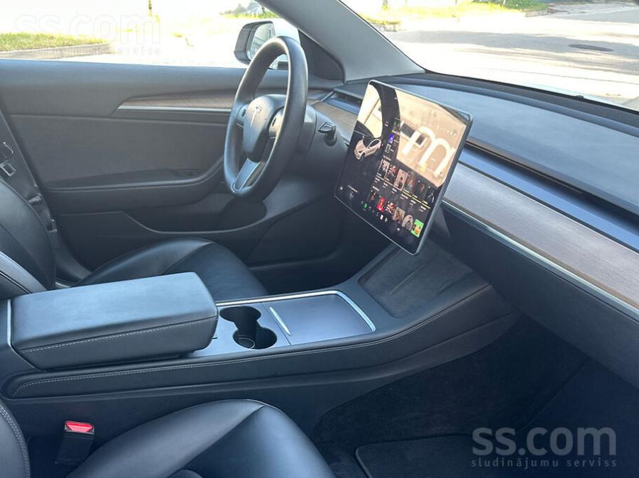 Balts Tesla Model 3 2021 Rīga, ar dzinēja tilpumu 0.00 L un nobraukumu 110 tūkst. km par 22000 €, foto 21 vietnē AUTOMOTO.COM.LV