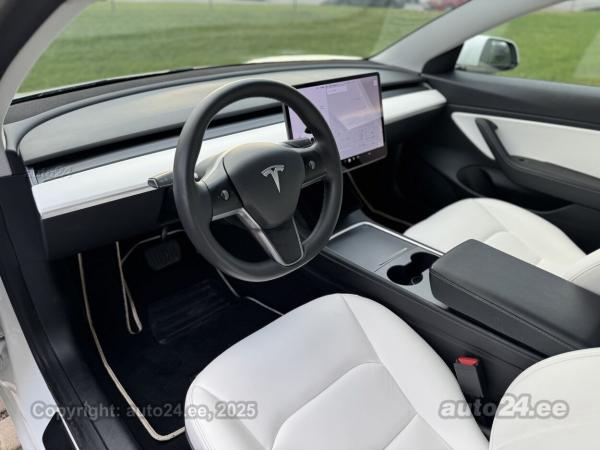 Balts Tesla Model 3 2021 Tallina, ar dzinēja tilpumu 0.00 L un nobraukumu 50 tūkst. km par 26990 €, foto 11 vietnē AUTOMOTO.COM.LV