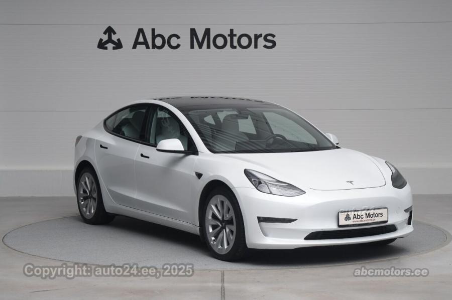 Balts Tesla Model 3 2021 Tallina, ar dzinēja tilpumu 0.00 L un nobraukumu 56 tūkst. km par 29900 €, foto 3 vietnē AUTOMOTO.COM.LV
