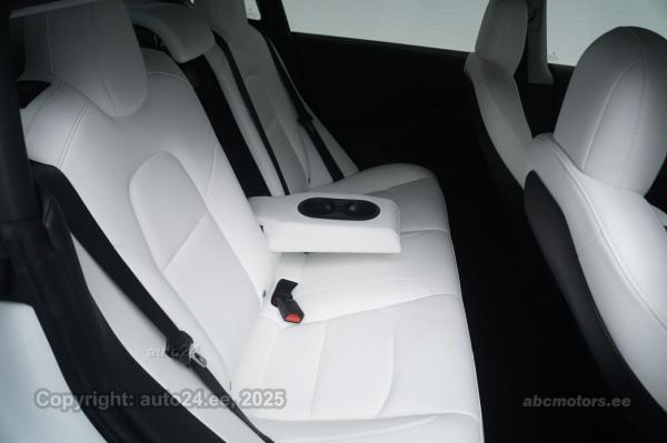 Balts Tesla Model 3 2021 Tallina, ar dzinēja tilpumu 0.00 L un nobraukumu 56 tūkst. km par 29900 €, foto 11 vietnē AUTOMOTO.COM.LV