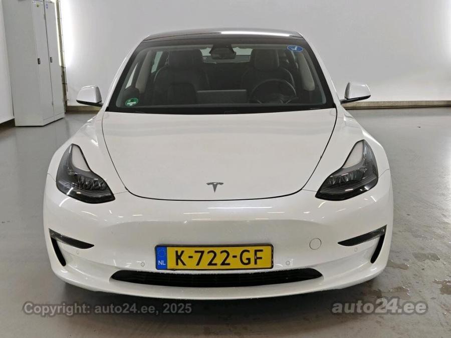 White Tesla Model 3 2021 in Viljandi, with an engine capacity of 0.00 L and mileage of 114 thousand km for 25800 €, photo 2 on AUTOMOTO.COM.LV