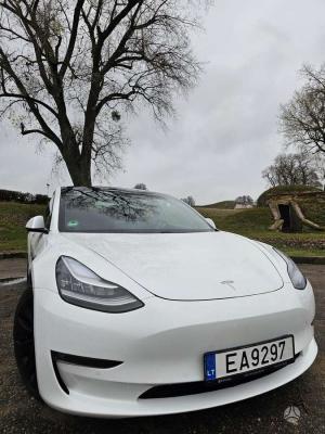 Balts Tesla Model 3 2021 Kauņa, ar dzinēja tilpumu 0.00 L un nobraukumu 134 tūkst. km par 24999 €, foto 3 vietnē AUTOMOTO.COM.LV
