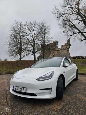 Balts Tesla Model 3 2021 Kauņa, ar dzinēja tilpumu 0.00 L un nobraukumu 134 tūkst. km par 24999 €, foto 5 vietnē AUTOMOTO.COM.LV