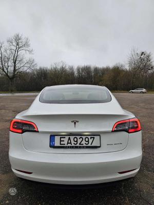 Balts Tesla Model 3 2021 Kauņa, ar dzinēja tilpumu 0.00 L un nobraukumu 134 tūkst. km par 24999 €, foto 8 vietnē AUTOMOTO.COM.LV