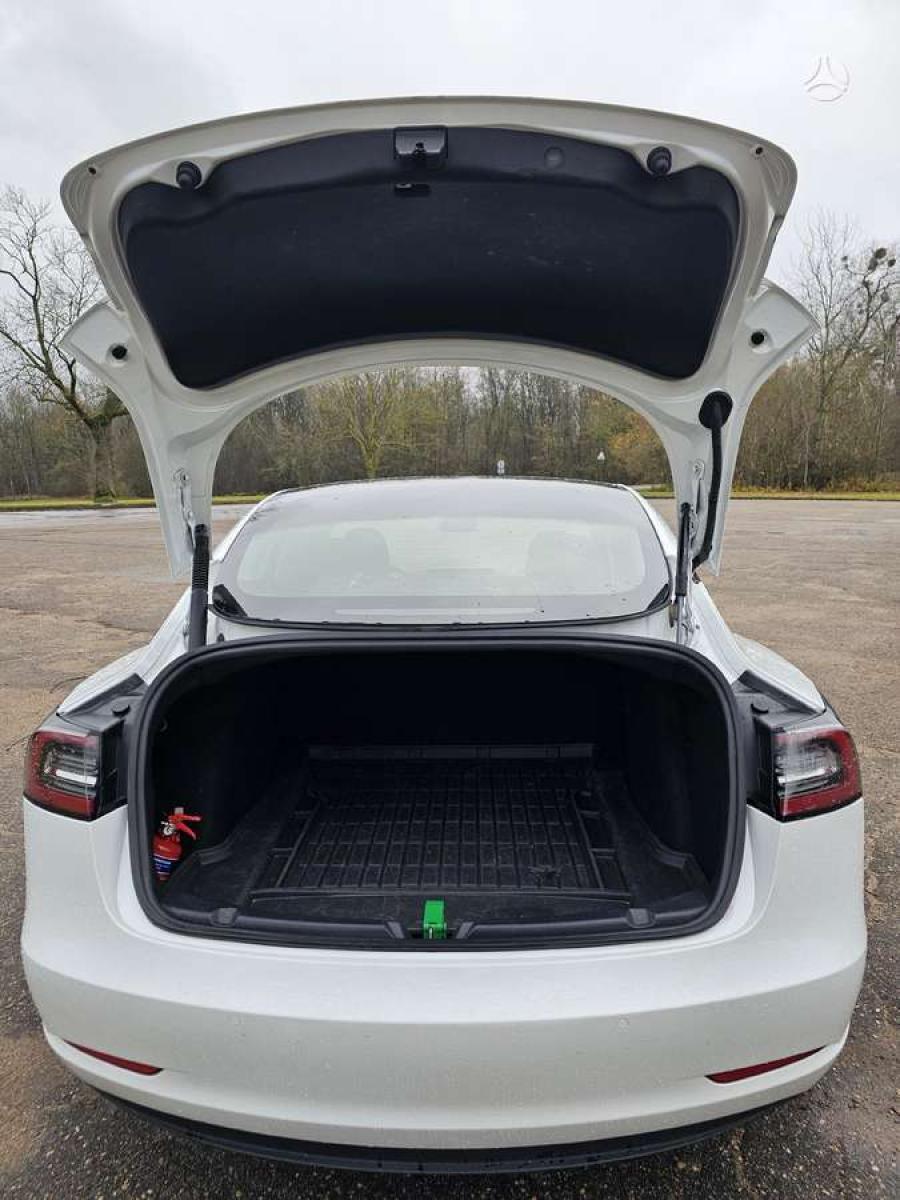 Balts Tesla Model 3 2021 Kauņa, ar dzinēja tilpumu 0.00 L un nobraukumu 134 tūkst. km par 24999 €, foto 9 vietnē AUTOMOTO.COM.LV