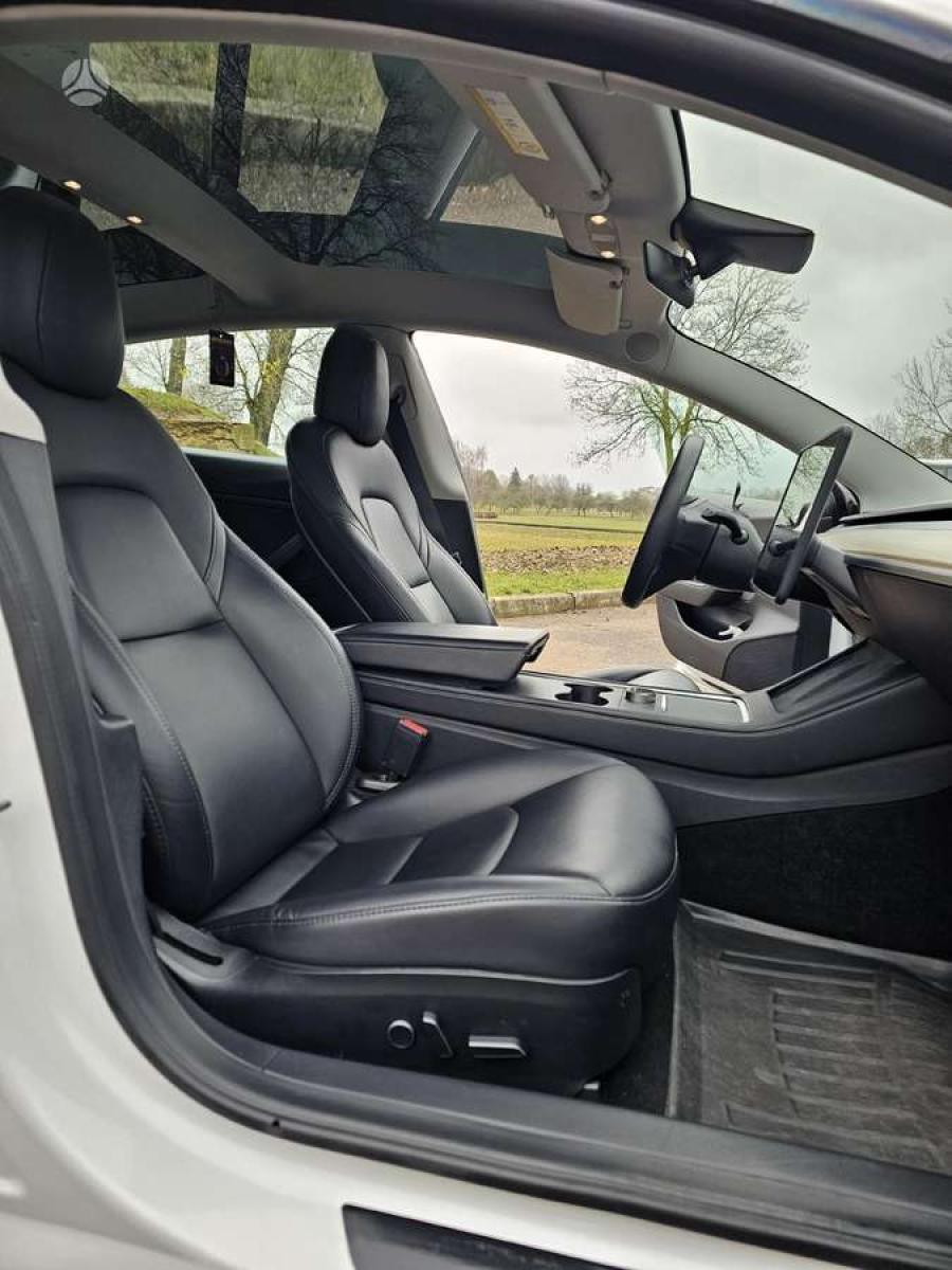 Balts Tesla Model 3 2021 Kauņa, ar dzinēja tilpumu 0.00 L un nobraukumu 134 tūkst. km par 24999 €, foto 17 vietnē AUTOMOTO.COM.LV