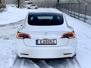 White Tesla Model 3 2021 in Klaipeda, with an engine capacity of 0.00 L and mileage of 53 thousand km for 19500 €, photo 6 on AUTOMOTO.COM.LV