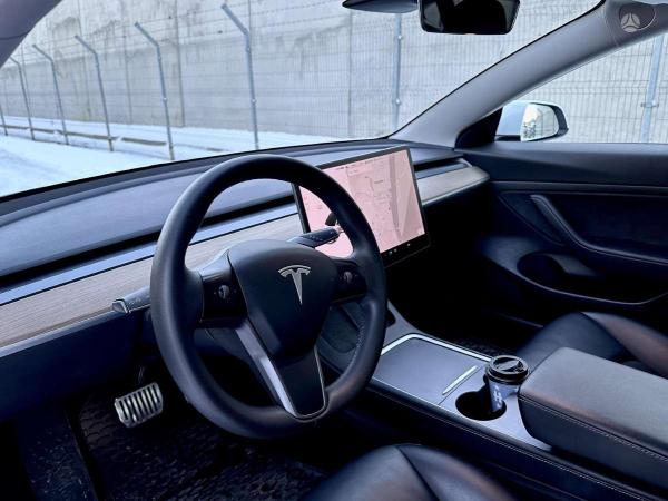 Белый Тесла Модель 3 2021 в Клайпеда, объемом двигателя 0.00 л и пробегом 53 тыс. км за 19500 €, фото 11 на AUTOMOTO.COM.LV