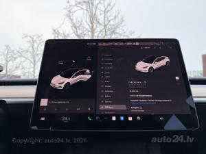 Белый Тесла Модель 3 2021 в Тарту, объемом двигателя 0.00 л и пробегом 62 тыс. км за 29500 €, фото 9 на AUTOMOTO.COM.LV