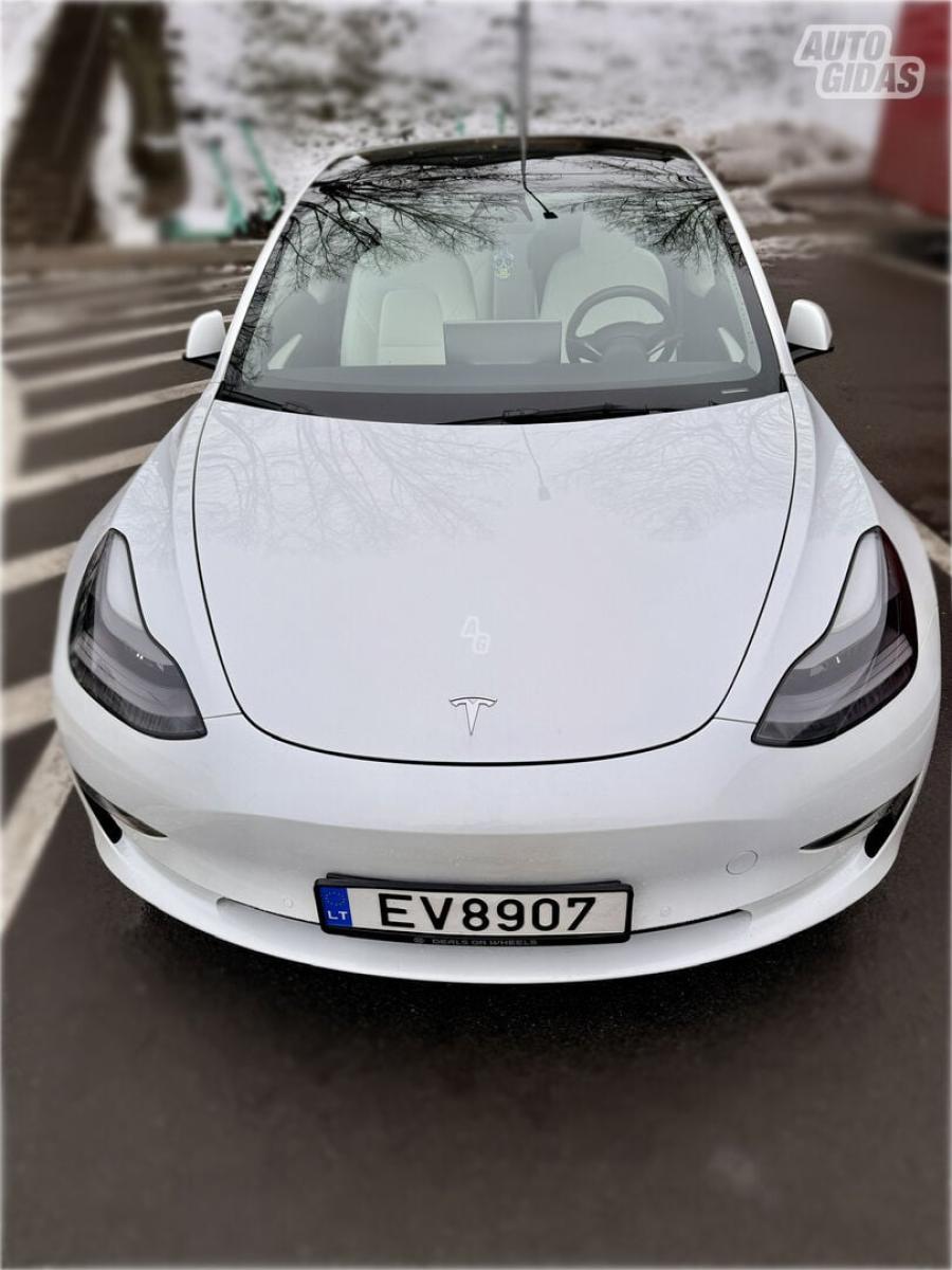 Balts Tesla Model 3 2021 Viļņa, ar dzinēja tilpumu 0.00 L un nobraukumu 93 tūkst. km par 23999 €, foto 6 vietnē AUTOMOTO.COM.LV
