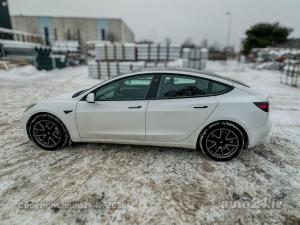 Balts Tesla Model 3 2021 Tallina, ar dzinēja tilpumu 0.00 L un nobraukumu 89 tūkst. km par 27490 €, foto  vietnē AUTOMOTO.COM.LV