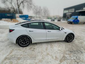 White Tesla Model 3 2021 in Tallinn, with an engine capacity of 0.00 L and mileage of 89 thousand km for 27490 €, photo 2 on AUTOMOTO.COM.LV