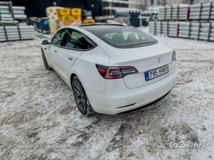 White Tesla Model 3 2021 in Tallinn, with an engine capacity of 0.00 L and mileage of 89 thousand km for 27490 €, photo 3 on AUTOMOTO.COM.LV