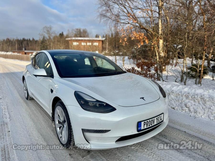 Balts Tesla Model 3 2021 Tallina, ar dzinēja tilpumu 0.00 L un nobraukumu 140 tūkst. km par 23900 €, foto 1 vietnē AUTOMOTO.COM.LV