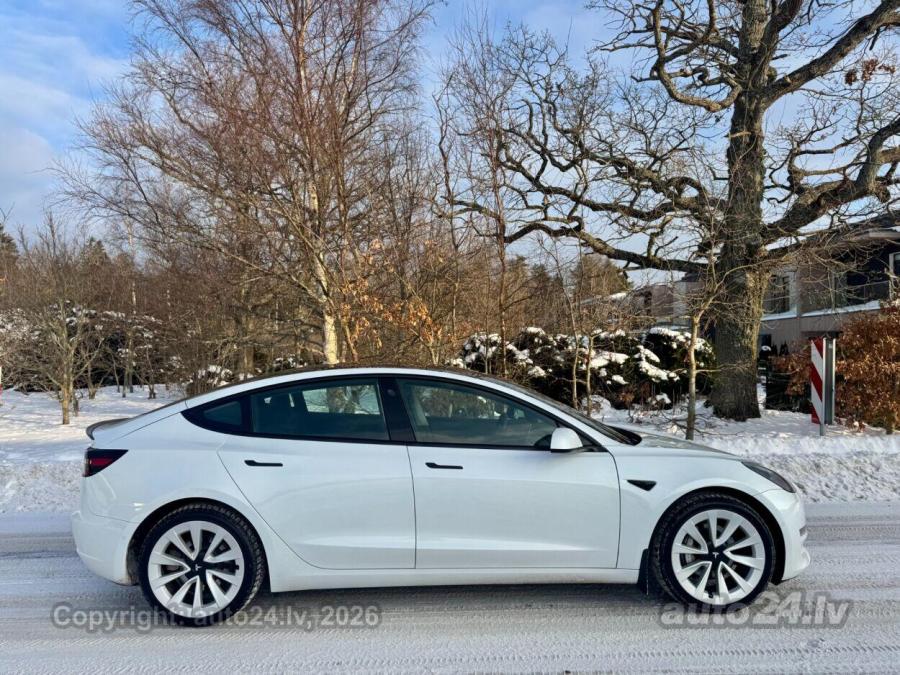 Balts Tesla Model 3 2021 Tallina, ar dzinēja tilpumu 0.00 L un nobraukumu 140 tūkst. km par 23900 €, foto 6 vietnē AUTOMOTO.COM.LV