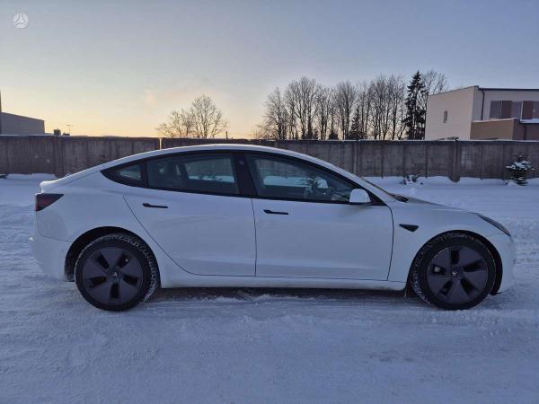 Balts Tesla Model 3 2021 Mažeikiai, ar dzinēja tilpumu 0.00 L un nobraukumu 152 tūkst. km par 14900 €, foto 5 vietnē AUTOMOTO.COM.LV