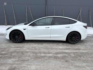Balts Tesla Model 3 2021 Viļņa, ar dzinēja tilpumu 0.00 L un nobraukumu 90 tūkst. km par 15000 €, foto 2 vietnē AUTOMOTO.COM.LV