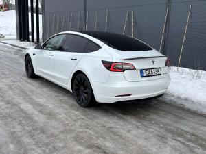 Balts Tesla Model 3 2021 Viļņa, ar dzinēja tilpumu 0.00 L un nobraukumu 90 tūkst. km par 15000 €, foto 3 vietnē AUTOMOTO.COM.LV