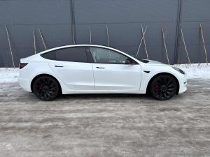Balts Tesla Model 3 2021 Viļņa, ar dzinēja tilpumu 0.00 L un nobraukumu 90 tūkst. km par 15000 €, foto 6 vietnē AUTOMOTO.COM.LV
