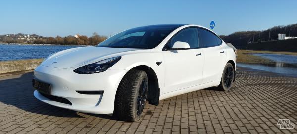 Balts Tesla Model 3 2021 Kauņa, ar dzinēja tilpumu 0.00 L un nobraukumu 106 tūkst. km par 20990 €, foto 4 vietnē AUTOMOTO.COM.LV