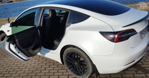 Balts Tesla Model 3 2021 Kauņa, ar dzinēja tilpumu 0.00 L un nobraukumu 106 tūkst. km par 20990 €, foto 11 vietnē AUTOMOTO.COM.LV