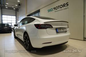 White Tesla Model 3 2021 in Tallinn, with an engine capacity of 0.00 L and mileage of 103 thousand km for 24500 €, photo 2 on AUTOMOTO.COM.LV