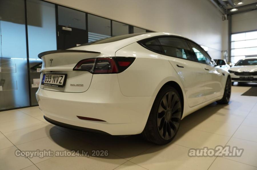 White Tesla Model 3 2021 in Tallinn, with an engine capacity of 0.00 L and mileage of 103 thousand km for 24500 €, photo 3 on AUTOMOTO.COM.LV