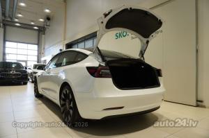 White Tesla Model 3 2021 in Tallinn, with an engine capacity of 0.00 L and mileage of 103 thousand km for 24500 €, photo 6 on AUTOMOTO.COM.LV