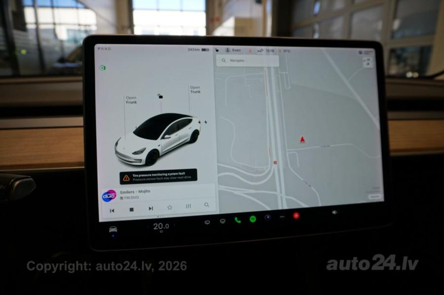 White Tesla Model 3 2021 in Tallinn, with an engine capacity of 0.00 L and mileage of 103 thousand km for 24500 €, photo 18 on AUTOMOTO.COM.LV