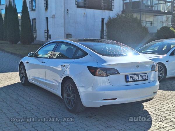 Balts Tesla Model 3 2021 Tallina, ar dzinēja tilpumu 0.00 L un nobraukumu 92 tūkst. km par 25000 €, foto 3 vietnē AUTOMOTO.COM.LV