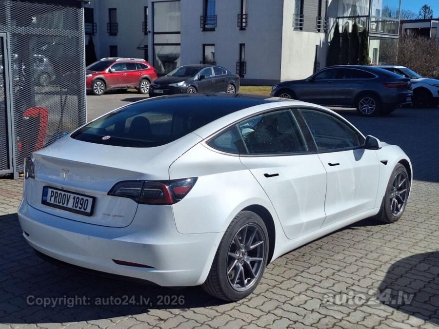 White Tesla Model 3 2021 in Tallinn, with an engine capacity of 0.00 L and mileage of 92 thousand km for 25000 €, photo 5 on AUTOMOTO.COM.LV