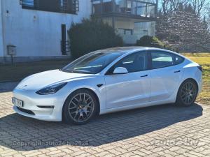 Balts Tesla Model 3 2021 Tallina, ar dzinēja tilpumu 0.00 L un nobraukumu 117 tūkst. km par 25000 €, foto  vietnē AUTOMOTO.COM.LV