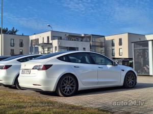 Balts Tesla Model 3 2021 Tallina, ar dzinēja tilpumu 0.00 L un nobraukumu 117 tūkst. km par 25000 €, foto 5 vietnē AUTOMOTO.COM.LV