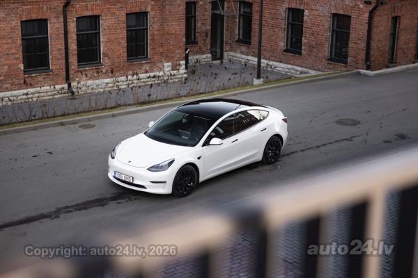 Balts Tesla Model 3 2021 Tallina, ar dzinēja tilpumu 0.00 L un nobraukumu 71 tūkst. km par 31550 €, foto 3 vietnē AUTOMOTO.COM.LV